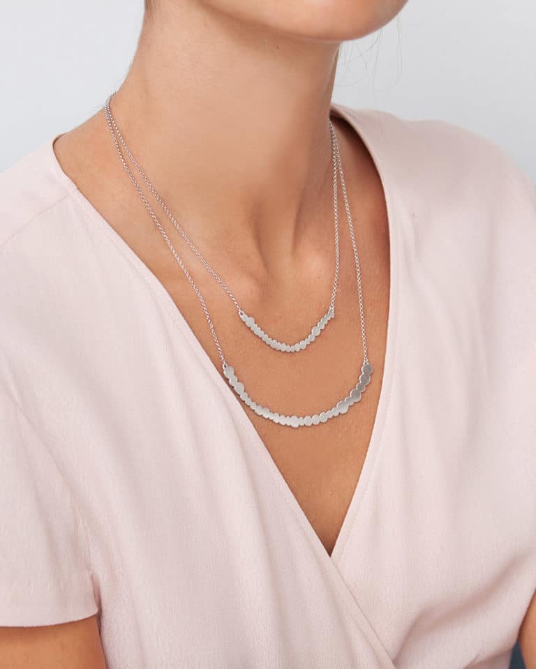 Tutti i tipi di collane: quali sono e come indossarle - ABOUT Inspiration